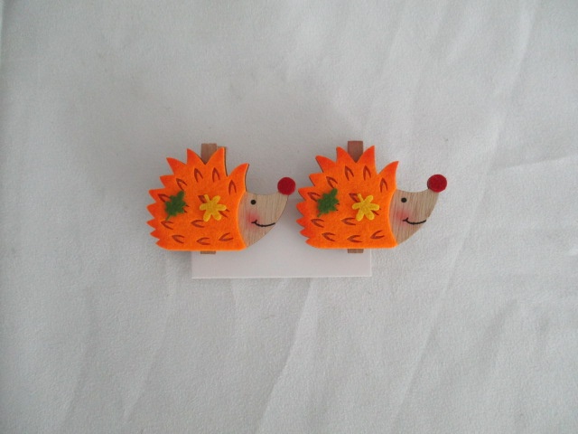 felt hedgehog clips